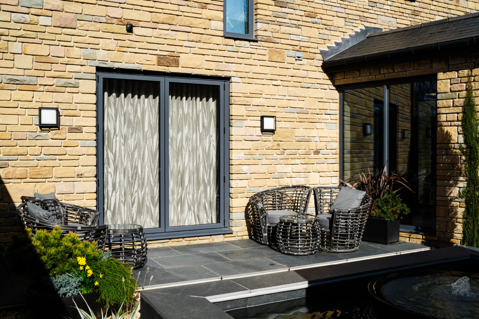 Homepage - BM Bi-Folding Doors